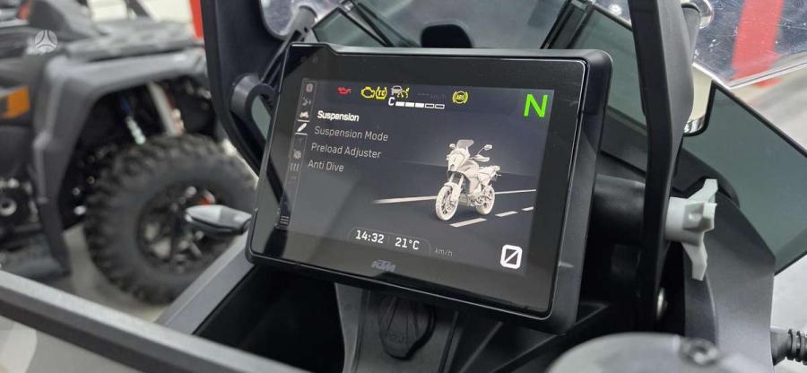 Black KTM Super Adventure 2022 in Taurage, with an engine capacity of 1.29 L and mileage of 25 thousand km for 13800 €, photo 16 on AUTOMOTO.COM.LV
