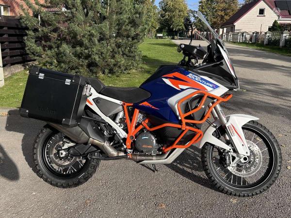 KTM Super Adventure 2021 in Siauliai on AUTOMOTO.COM.LV KTM Super Adventure 2021 in Siauliai, with an engine capacity of 1.30 L and mileage of 40 thousand km for 11990 €, photo 5 on AUTOMOTO.COM.LV