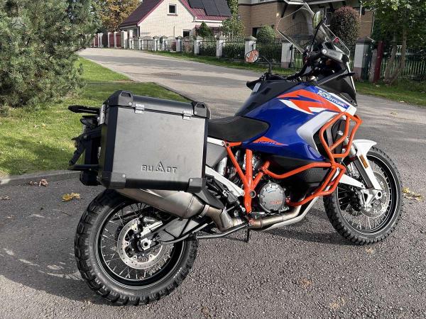 KTM Super Adventure 2021 in Siauliai on AUTOMOTO.COM.LV KTM Super Adventure 2021 in Siauliai, with an engine capacity of 1.30 L and mileage of 40 thousand km for 11990 €, photo 6 on AUTOMOTO.COM.LV