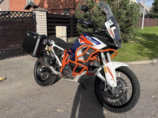 KTM Super Adventure 2021 in Siauliai on AUTOMOTO.COM.LV KTM Super Adventure 2021 in Siauliai, with an engine capacity of 1.30 L and mileage of 40 thousand km for 11990 €, photo 7 on AUTOMOTO.COM.LV