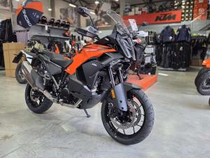 Orange KTM Super Adventure 2026 in Vilnius, with an engine capacity of 1.35 L and mileage of 0 thousand km for 20570 €, photo 1 on AUTOMOTO.COM.LV