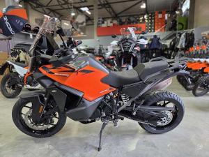 Orange KTM Super Adventure 2026 in Vilnius, with an engine capacity of 1.35 L and mileage of 0 thousand km for 20570 €, photo 3 on AUTOMOTO.COM.LV