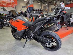 Orange KTM Super Adventure 2026 in Vilnius, with an engine capacity of 1.35 L and mileage of 0 thousand km for 20570 €, photo 5 on AUTOMOTO.COM.LV