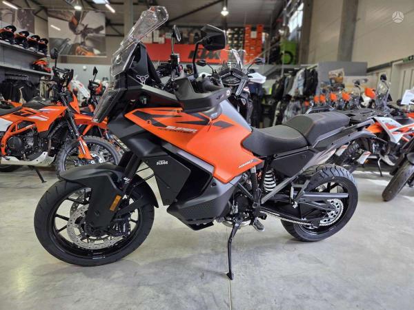 Orange KTM Super Adventure 2026 in Vilnius, with an engine capacity of 1.35 L and mileage of 0 thousand km for 20570 €, photo 7 on AUTOMOTO.COM.LV