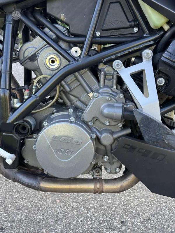 Black KTM Super Duke 2007 in Kaunas, with an engine capacity of 0.99 L and mileage of 25 thousand km for 3200 €, photo 9 on AUTOMOTO.COM.LV