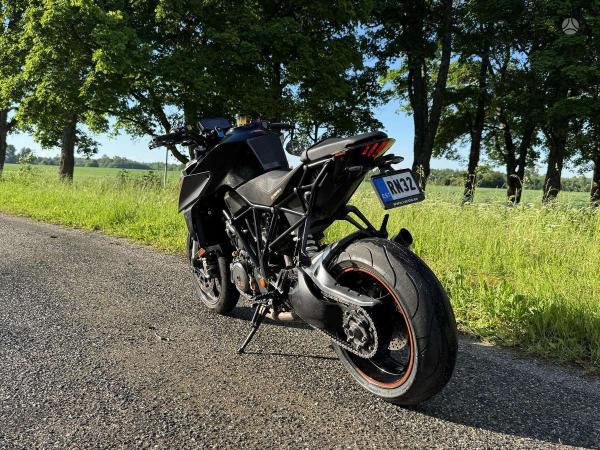 Черный КТМ Super Duke 2017 в Таллин, объемом двигателя 1.29 л и пробегом 90 тыс. км за 5900 €, фото 2 на AUTOMOTO.COM.LV
