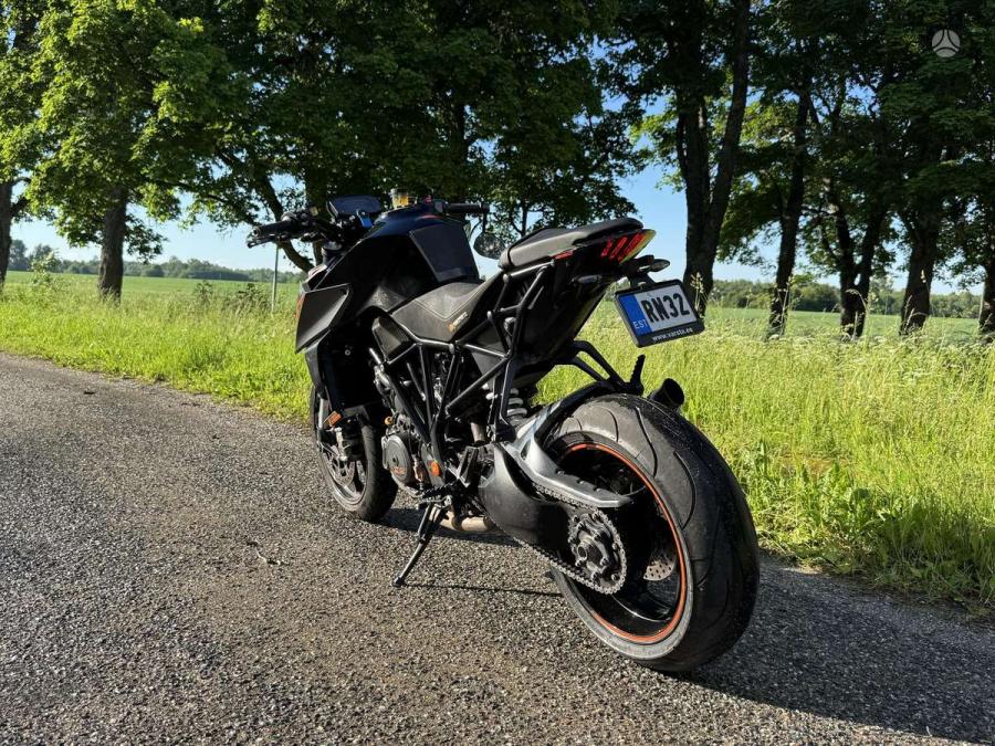 Черный КТМ Super Duke 2017 в Таллин, объемом двигателя 1.29 л и пробегом 90 тыс. км за 5900 €, фото 3 на AUTOMOTO.COM.LV