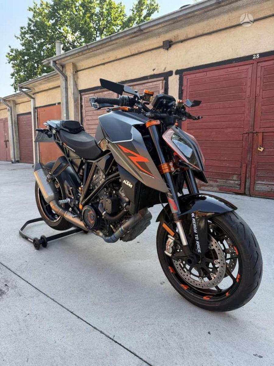 Melns KTM Super Duke 2017 Kauņa, ar dzinēja tilpumu 1.30 L un nobraukumu 19 tūkst. km par 8300 €, foto 3 vietnē AUTOMOTO.COM.LV