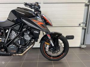 Melns KTM Super Duke 2018 Vilkaviškis, ar dzinēja tilpumu 1.30 L un nobraukumu 8 tūkst. km par 9000 €, foto 4 vietnē AUTOMOTO.COM.LV