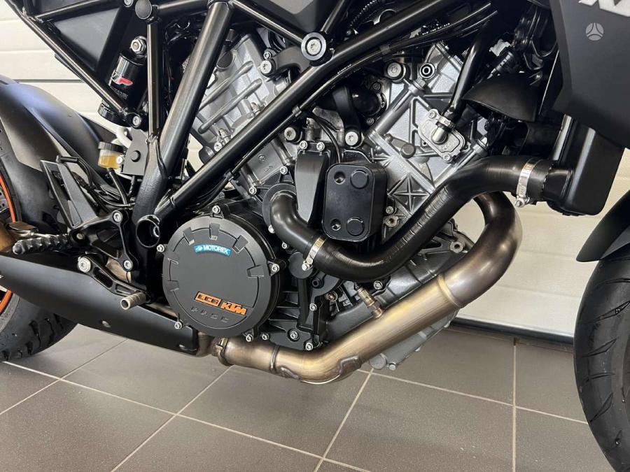 Melns KTM Super Duke 2018 Vilkaviškis, ar dzinēja tilpumu 1.30 L un nobraukumu 8 tūkst. km par 9000 €, foto 7 vietnē AUTOMOTO.COM.LV