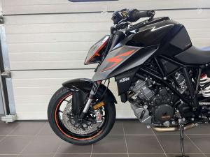 Melns KTM Super Duke 2018 Vilkaviškis, ar dzinēja tilpumu 1.30 L un nobraukumu 8 tūkst. km par 9000 €, foto 17 vietnē AUTOMOTO.COM.LV