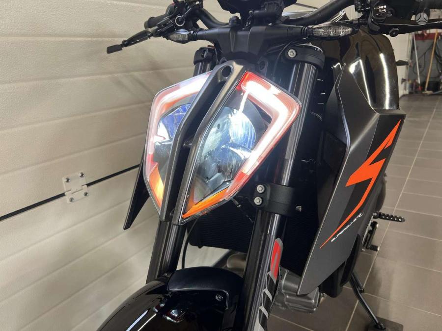 Melns KTM Super Duke 2018 Vilkaviškis, ar dzinēja tilpumu 1.30 L un nobraukumu 8 tūkst. km par 9000 €, foto 20 vietnē AUTOMOTO.COM.LV