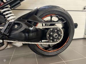 Melns KTM Super Duke 2018 Vilkaviškis, ar dzinēja tilpumu 1.30 L un nobraukumu 8 tūkst. km par 9000 €, foto 37 vietnē AUTOMOTO.COM.LV