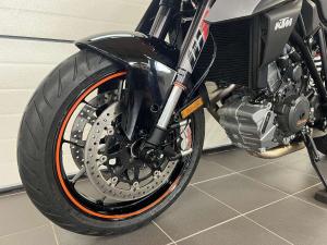 Melns KTM Super Duke 2018 Vilkaviškis, ar dzinēja tilpumu 1.30 L un nobraukumu 8 tūkst. km par 9000 €, foto 38 vietnē AUTOMOTO.COM.LV
