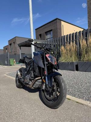 Черный КТМ Super Duke 2018 в Вильнюс, объемом двигателя 1.30 л и пробегом 26 тыс. км за 9000 €, фото 3 на AUTOMOTO.COM.LV