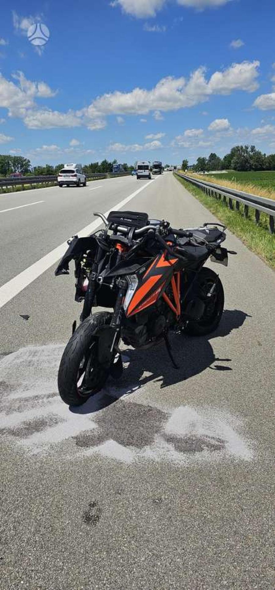 Черный КТМ Super Duke 2019 в Вильнюс, объемом двигателя 1.30 л и пробегом 1 тыс. км за 3600 €, фото 8 на AUTOMOTO.COM.LV