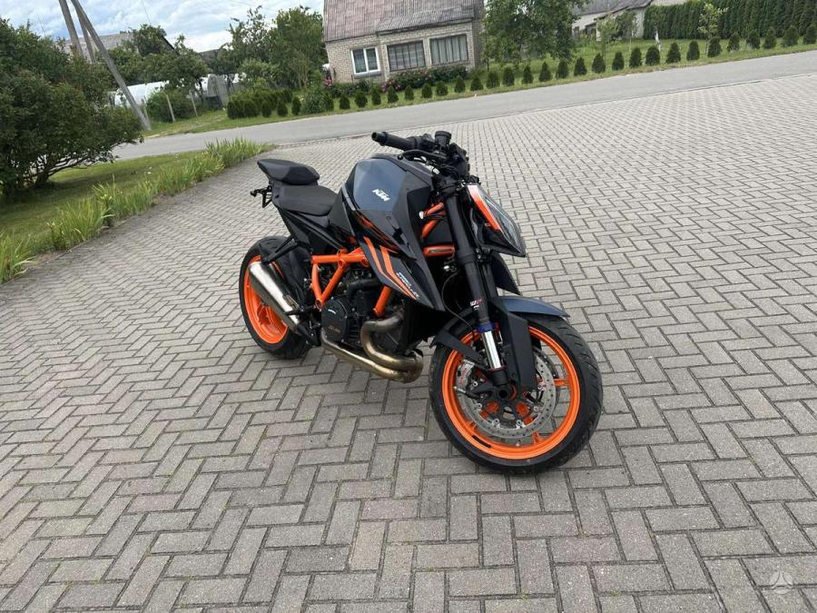 Blue KTM Super Duke 2023 in Radviliskis, with an engine capacity of 1.29 L and mileage of 1 thousand km for 11500 €, photo 2 on AUTOMOTO.COM.LV