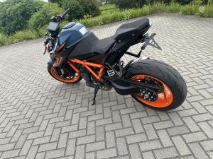Blue KTM Super Duke 2023 in Radviliskis, with an engine capacity of 1.29 L and mileage of 1 thousand km for 11500 €, photo 6 on AUTOMOTO.COM.LV