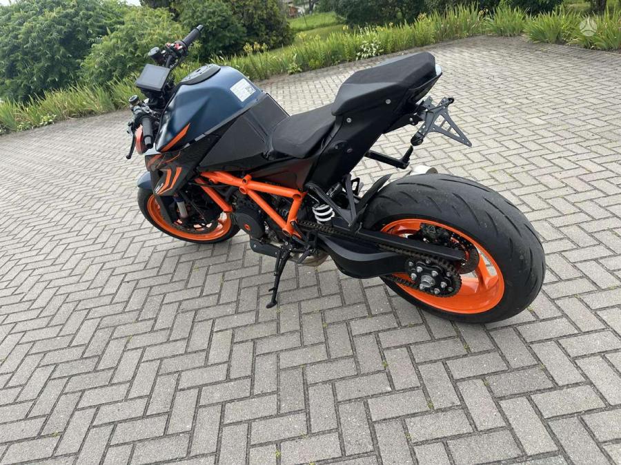 Blue KTM Super Duke 2023 in Radviliskis, with an engine capacity of 1.29 L and mileage of 1 thousand km for 11500 €, photo 6 on AUTOMOTO.COM.LV