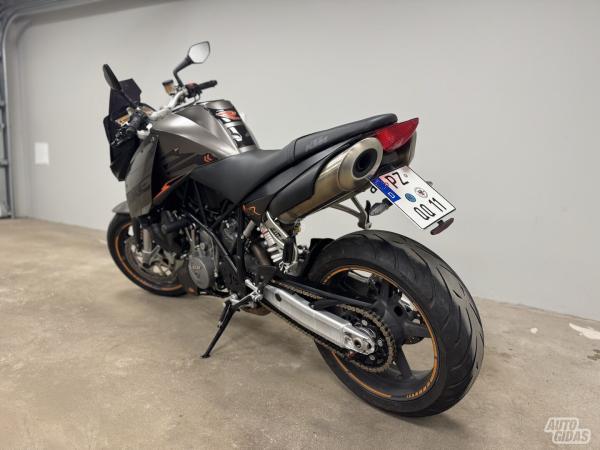 Коричневый КТМ Super Duke 2009 в Юрбаркас, объемом двигателя 1.00 л и пробегом 40 тыс. км за 4000 €, фото 7 на AUTOMOTO.COM.LV
