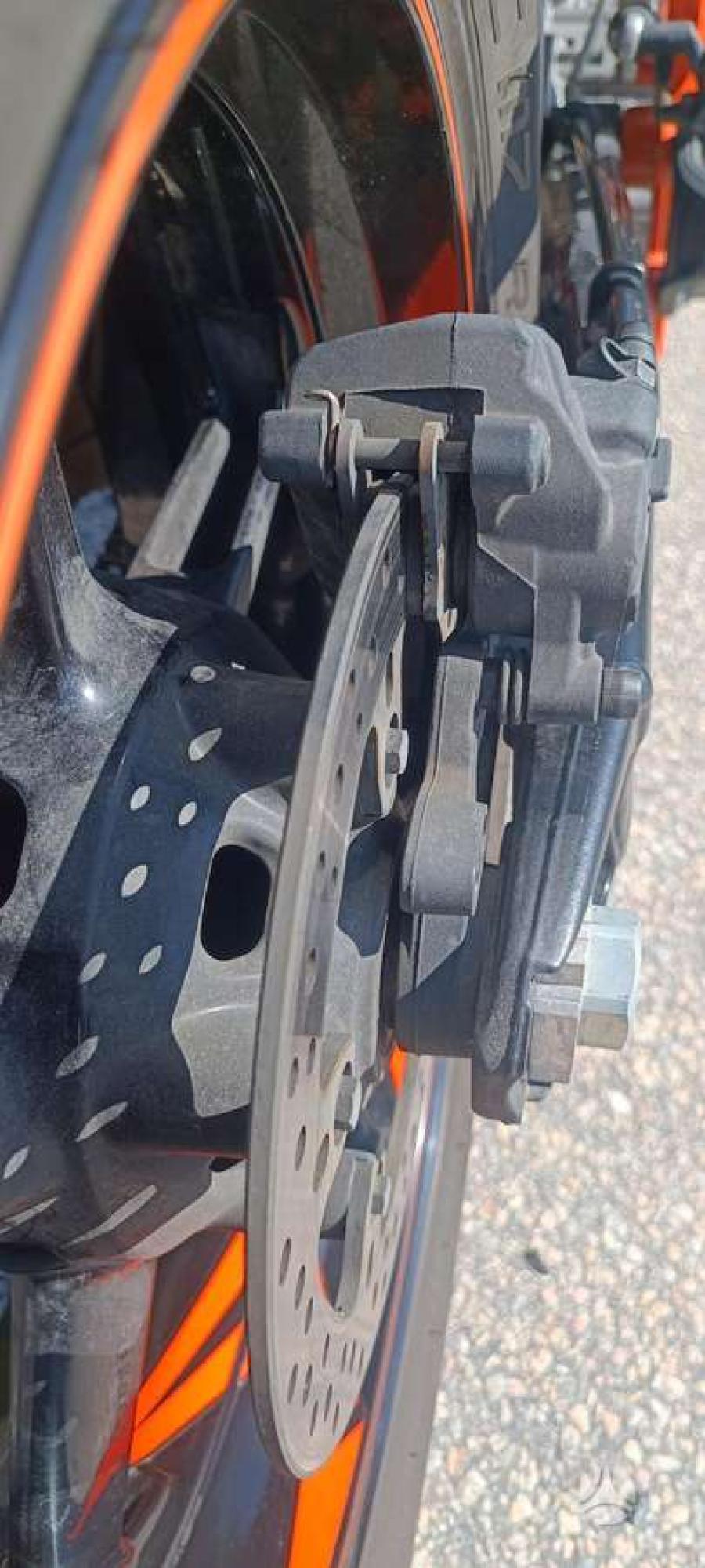 KTM Super Duke 2013 in Vilkaviskis, with an engine capacity of 1.00 L and mileage of 13 thousand km for 4200 €, photo 12 on AUTOMOTO.COM.LV
