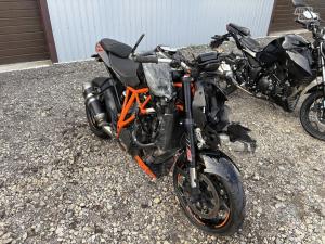 KTM Super Duke 2014 Kelmė, ar dzinēja tilpumu 1.29 L un nobraukumu 0 tūkst. km par 2430 €, foto  vietnē AUTOMOTO.COM.LV