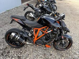 KTM Super Duke 2014 Kelmė, ar dzinēja tilpumu 1.29 L un nobraukumu 0 tūkst. km par 2430 €, foto 3 vietnē AUTOMOTO.COM.LV