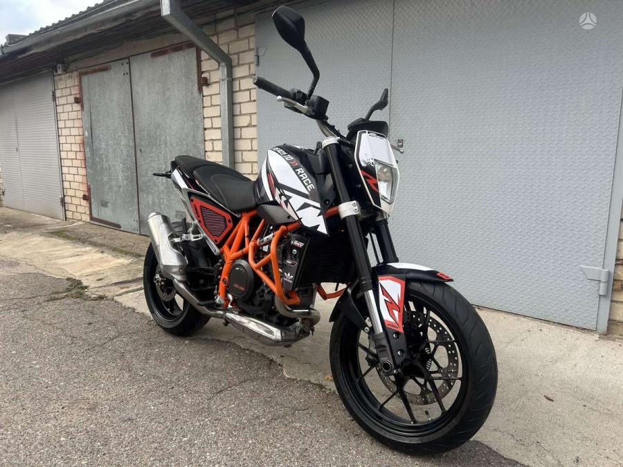 KTM Super Duke 2014 in Birstonas, with an engine capacity of 0.69 L and mileage of 39 thousand km for 3499 €, photo 1 on AUTOMOTO.COM.LV