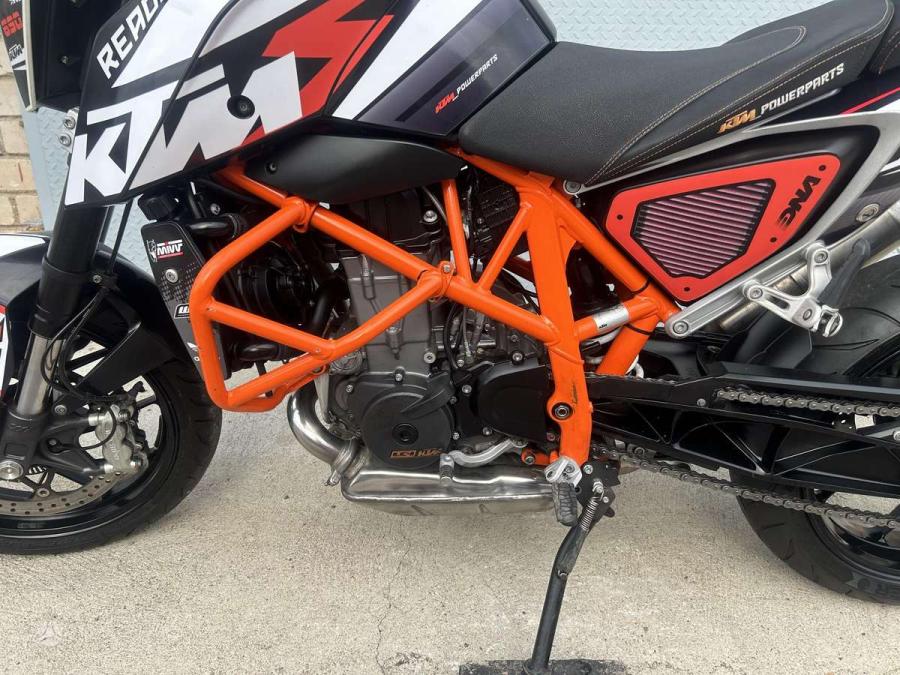 KTM Super Duke 2014 in Birstonas, with an engine capacity of 0.69 L and mileage of 39 thousand km for 3499 €, photo 6 on AUTOMOTO.COM.LV