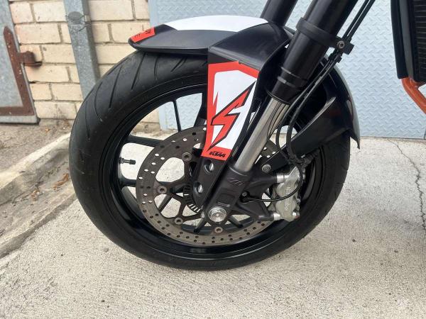 KTM Super Duke 2014 Birštonas, ar dzinēja tilpumu 0.69 L un nobraukumu 39 tūkst. km par 3499 €, foto 11 vietnē AUTOMOTO.COM.LV