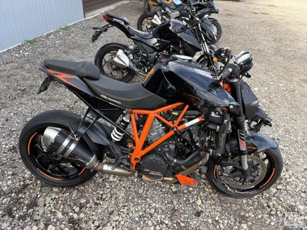 KTM Super Duke 2014 Kelmė, ar dzinēja tilpumu 1.29 L un nobraukumu 0 tūkst. km par 2430 €, foto 3 vietnē AUTOMOTO.COM.LV