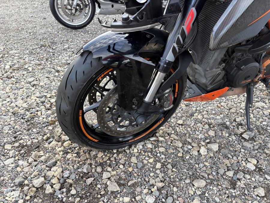 KTM Super Duke 2014 in Kelme, with an engine capacity of 1.29 L and mileage of 0 thousand km for 2430 €, photo 9 on AUTOMOTO.COM.LV