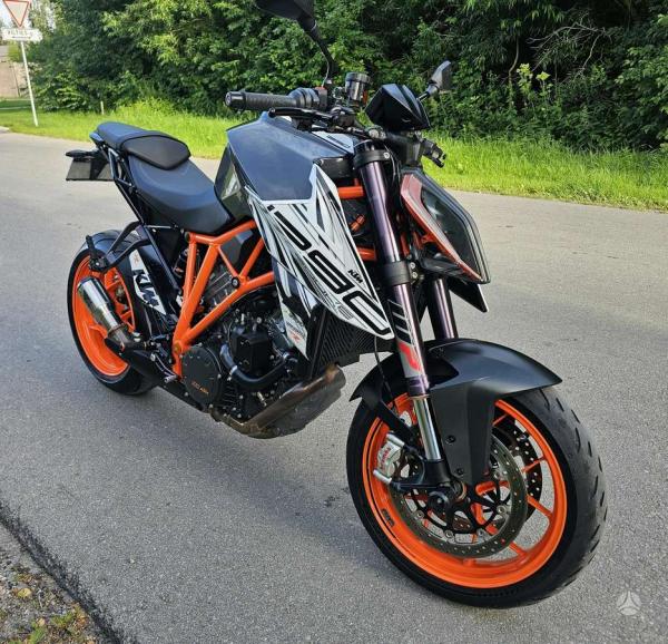 KTM Super Duke 2017 in Kelme, with an engine capacity of 1.30 L and mileage of 31 thousand km for 7300 €, photo 1 on AUTOMOTO.COM.LV
