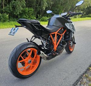 KTM Super Duke 2017 in Kelme, with an engine capacity of 1.30 L and mileage of 31 thousand km for 7300 €, photo 4 on AUTOMOTO.COM.LV