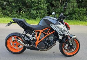 KTM Super Duke 2017 in Kelme, with an engine capacity of 1.30 L and mileage of 31 thousand km for 7300 €, photo 6 on AUTOMOTO.COM.LV