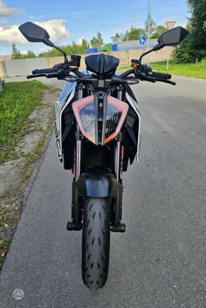 KTM Super Duke 2017 in Kelme, with an engine capacity of 1.30 L and mileage of 31 thousand km for 7300 €, photo 8 on AUTOMOTO.COM.LV