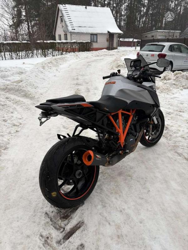 KTM Super Duke 2018 Viļņa, ar dzinēja tilpumu 1.29 L un nobraukumu 23 tūkst. km par 4500 €, foto 3 vietnē AUTOMOTO.COM.LV