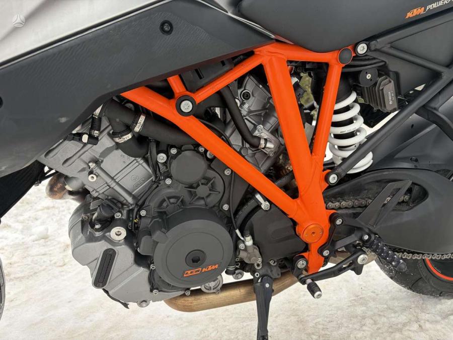 KTM Super Duke 2018 in Vilnius, with an engine capacity of 1.29 L and mileage of 23 thousand km for 4500 €, photo 9 on AUTOMOTO.COM.LV