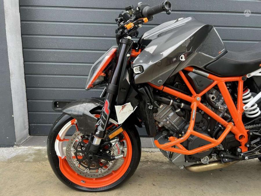 KTM Super Duke 2019 in Vilkaviskis, with an engine capacity of 1.30 L and mileage of 11 thousand km for 5700 €, photo 17 on AUTOMOTO.COM.LV