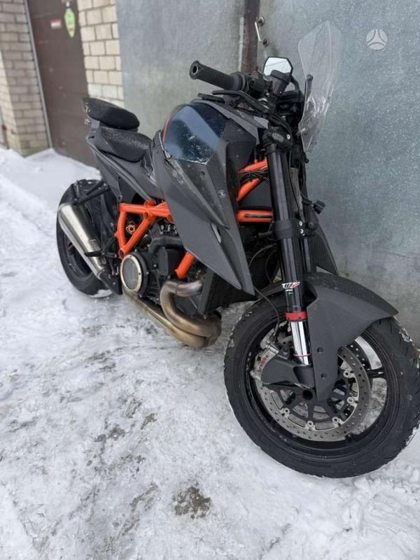 KTM Super Duke 2021 Tauragė, ar dzinēja tilpumu 1.29 L un nobraukumu 17 tūkst. km par 6200 €, foto 1 vietnē AUTOMOTO.COM.LV