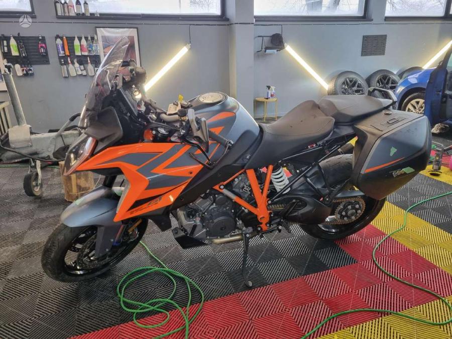 КТМ Super Duke 2023 в Вильнюс, объемом двигателя 1.30 л и пробегом 22 тыс. км за 7900 €, фото 1 на AUTOMOTO.COM.LV