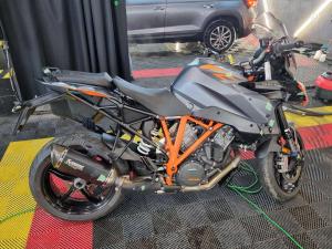 КТМ Super Duke 2023 в Вильнюс, объемом двигателя 1.30 л и пробегом 22 тыс. км за 7900 €, фото 3 на AUTOMOTO.COM.LV
