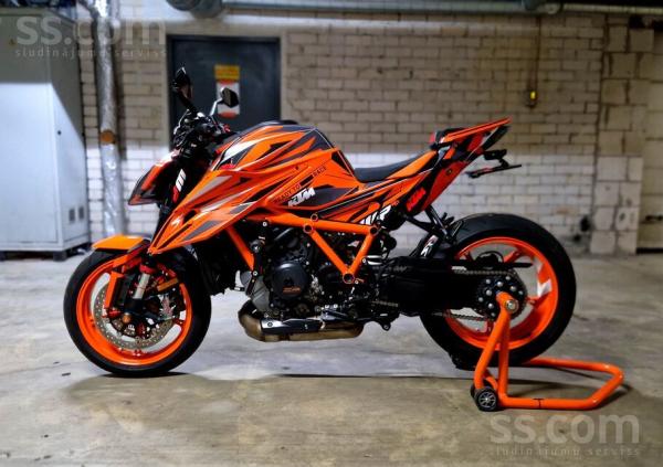КТМ Super Duke 2023 в Вильнюс, объемом двигателя 1.29 л и пробегом 0 тыс. км за 13500 €, фото 3 на AUTOMOTO.COM.LV