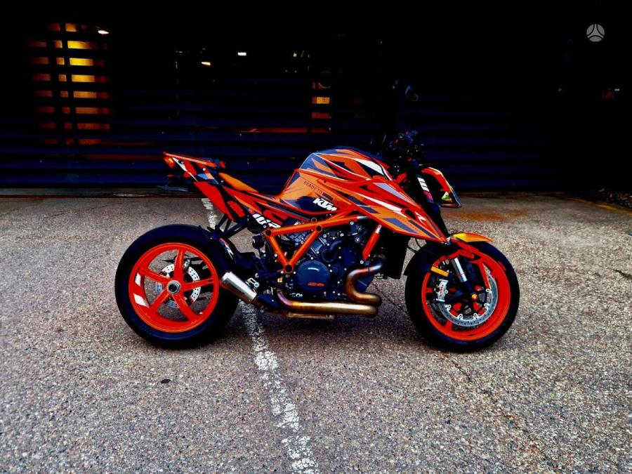 КТМ Super Duke 2023 в Вильнюс, объемом двигателя 1.29 л и пробегом 10 тыс. км за 13500 €, фото 1 на AUTOMOTO.COM.LV