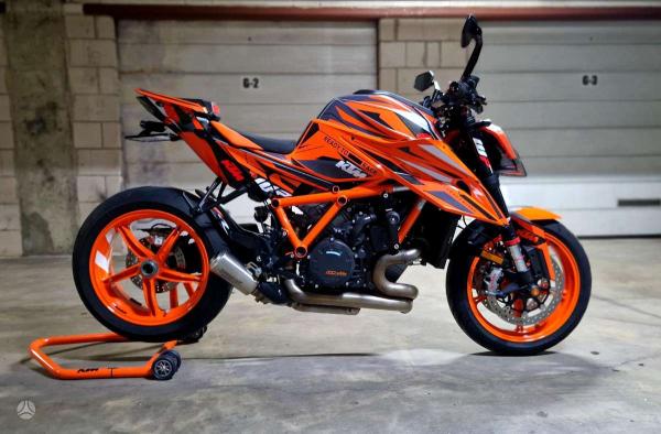 KTM Super Duke 2023 in Vilnius, with an engine capacity of 1.29 L and mileage of 10 thousand km for 13500 €, photo 2 on AUTOMOTO.COM.LV