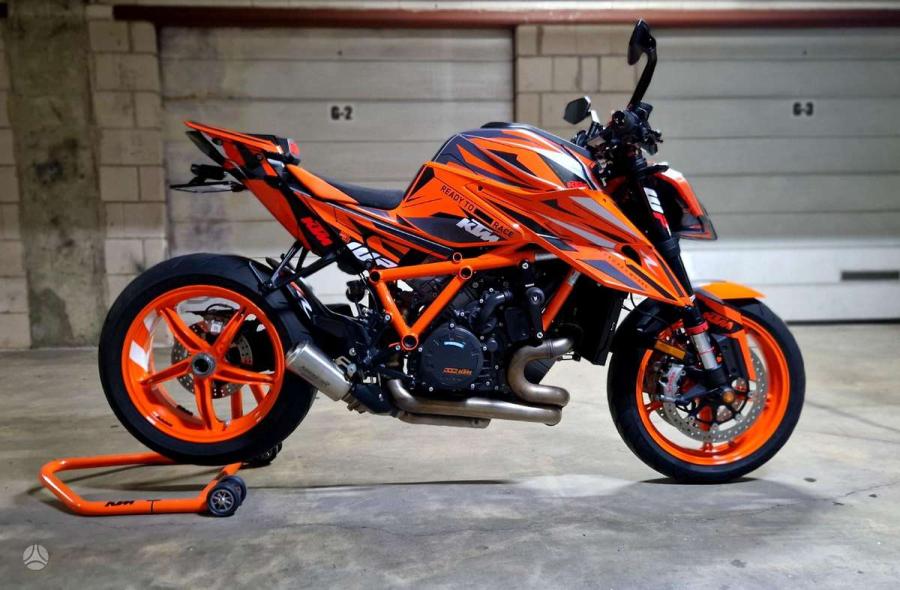 КТМ Super Duke 2023 в Вильнюс, объемом двигателя 1.29 л и пробегом 10 тыс. км за 13500 €, фото 2 на AUTOMOTO.COM.LV