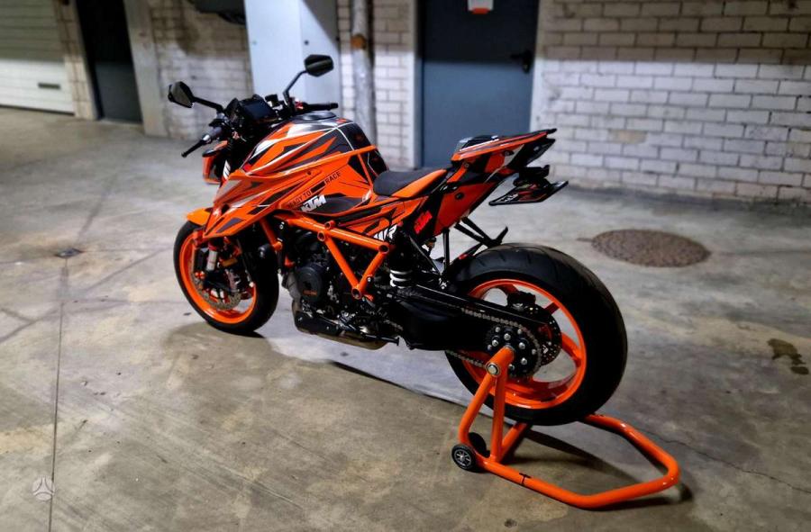 КТМ Super Duke 2023 в Вильнюс, объемом двигателя 1.29 л и пробегом 10 тыс. км за 13500 €, фото 4 на AUTOMOTO.COM.LV