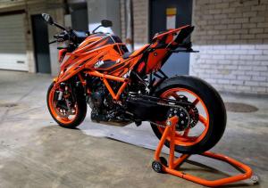КТМ Super Duke 2023 в Вильнюс, объемом двигателя 1.29 л и пробегом 10 тыс. км за 13500 €, фото 10 на AUTOMOTO.COM.LV