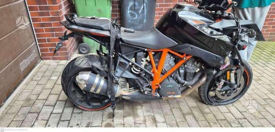 Orange KTM Super Duke 2019 in Vilnius, with an engine capacity of 1.30 L and mileage of 33 thousand km for 2800 €, photo 9 on AUTOMOTO.COM.LV