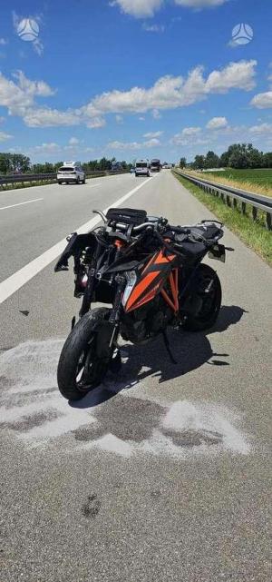 Orange KTM Super Duke 2019 in Vilnius, with an engine capacity of 1.30 L and mileage of 33 thousand km for 2800 €, photo 10 on AUTOMOTO.COM.LV